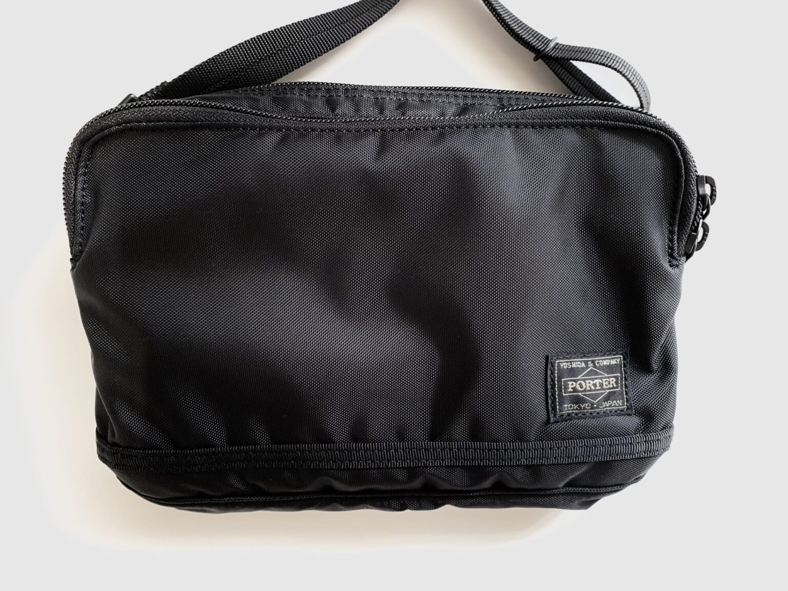 サイズ感・収納力が普段使いしやすいショルダーバッグ「PORTER(ポーター) FLASH(フラッシュ) 2wayショルダーバッグ 689-05940レビュー」 | ぐーたら栽培日記